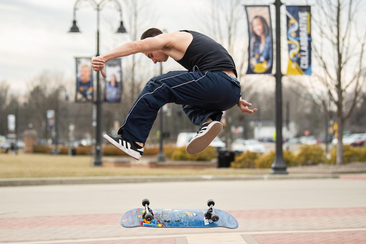 IN A FLASH: Flashes Get Out | Kent State Today